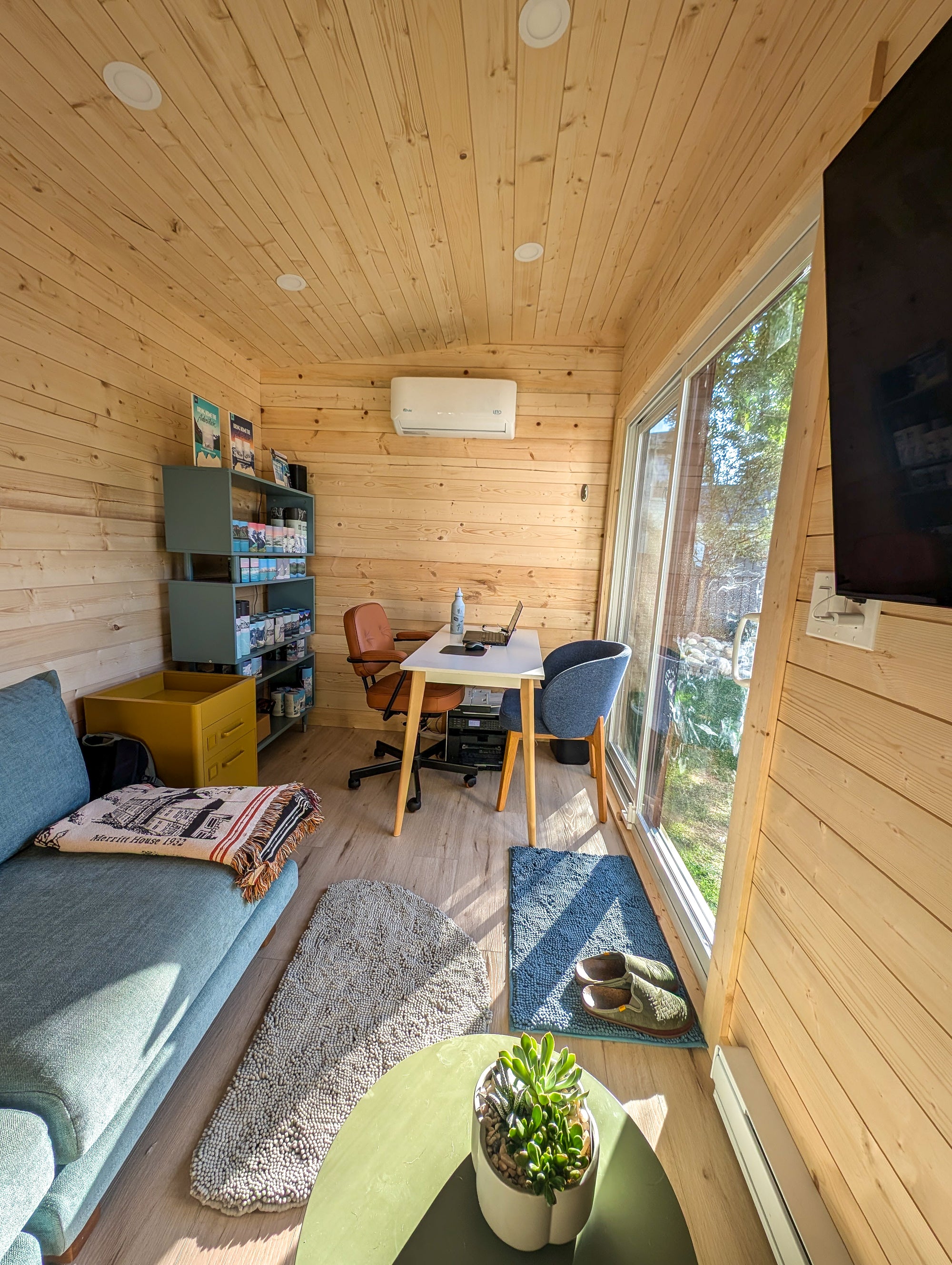 8' x 12' MODERN Bunkie – Elk Ridge Cabin Co